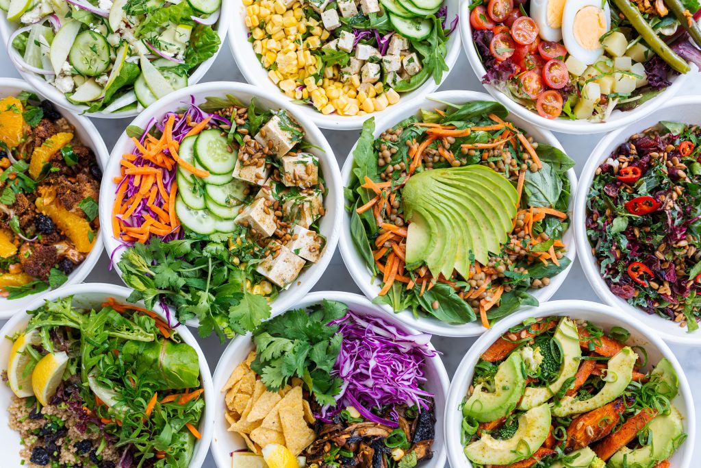 Tipos de ensaladas que no pueden faltar en tu menú - Chovi